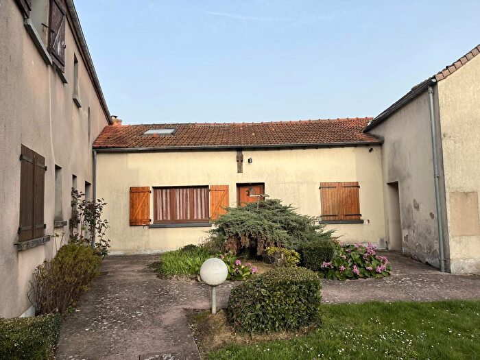 Le Coudray-Montceaux : Appartement 2 pièces à vendre