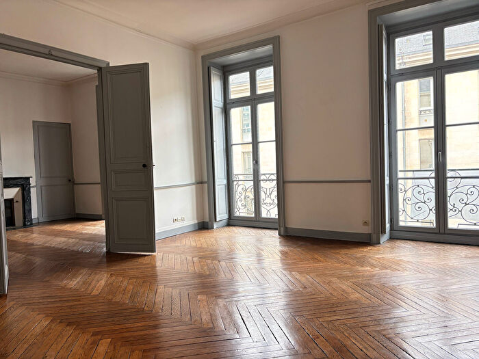 Appartement 4 pièces à Nantes, Centre-ville, à louer