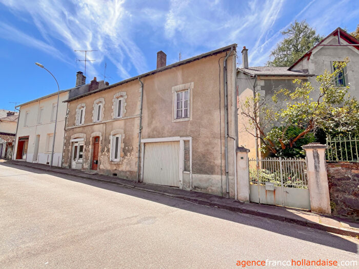 Châteauneuf-la-Forêt : Maison 6 pièces à vendre