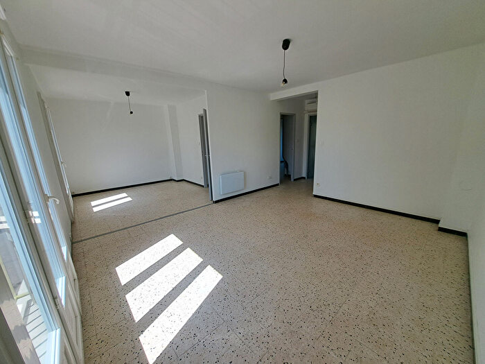 Appartement 2 pièces à louer à Villeneuve-lès-Avignon, Centre-ville, Stade