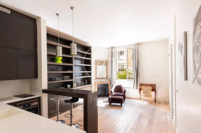 Appartement à vendre - Paris e , Montmartre, Sacré Coeur, Abbesses - 2 pièces - 1 chambre