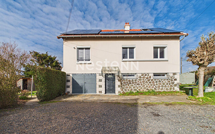 Maison à vendre - Naucelles - 6 pièces - 4 chambres