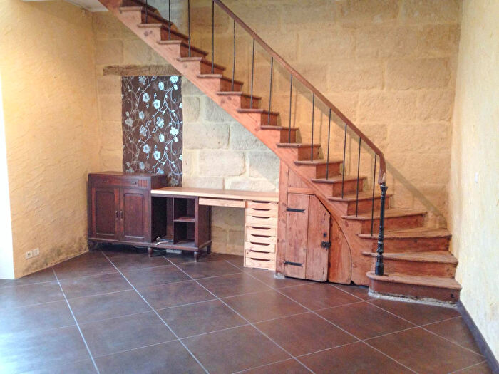 Maison 3 pièces à louer à Preignac