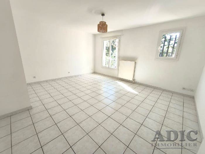 Appartement 3 pièces à louer à Marchémoret