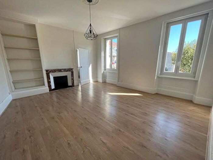 Appartement à louer - Saint-Péray - 3 pièces - 2 chambres