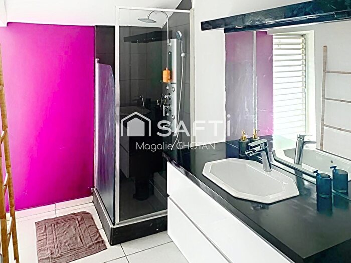 Appartement à vendre - Baie-Mahault - 2 pièces - 1 chambre