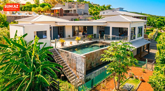 Maison à vendre - Saint-Leu, Piton Saint-Leu, Bois de Nèfles, Plateau - 4 pièces - 3 chambres