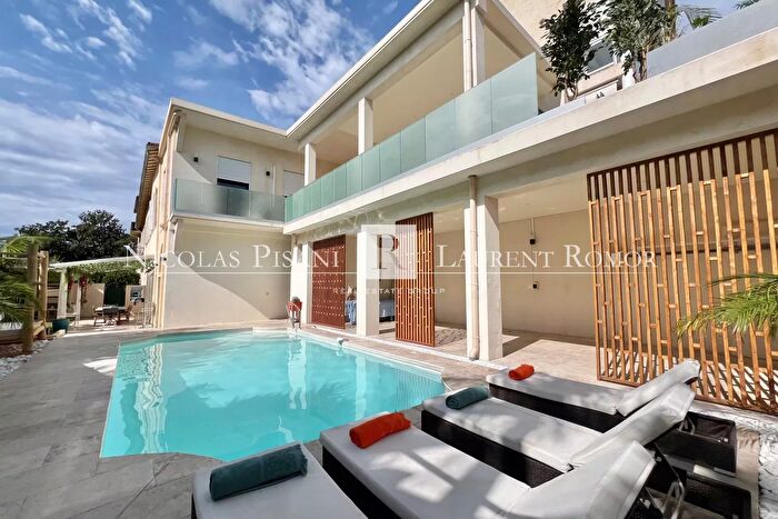 Maison à louer - Beaulieu-sur-Mer - 7 pièces - 6 chambres