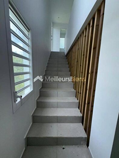 Maison 5 pièces à Baie-Mahault, à louer