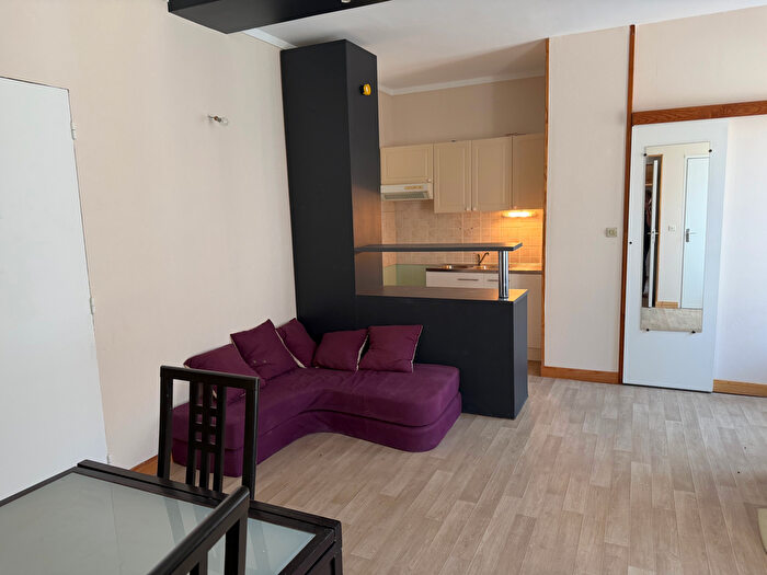 Choisy-le-Roi, Centre-ville, Parc Prairie, Hautes Bornes : Appartement 2 pièces à vendre