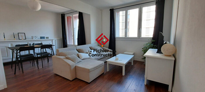 Appartement 2 pièces à Grenoble, Bajatière, à louer