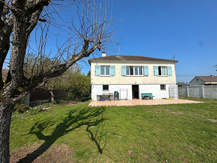 Maison à vendre - Fleury - 5 pièces - 3 chambres