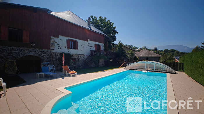 Saint-André-d'Embrun : Maison 11 pièces à vendre