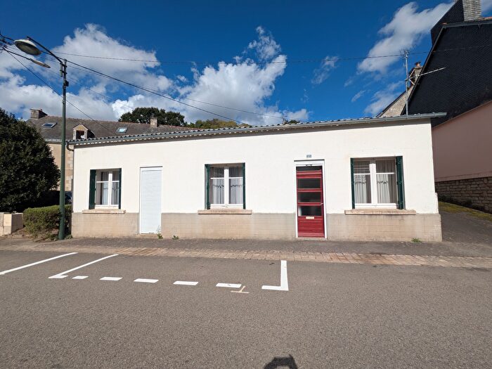 Maison 5 pièces à vendre à Saint-Caradec-Trégomel
