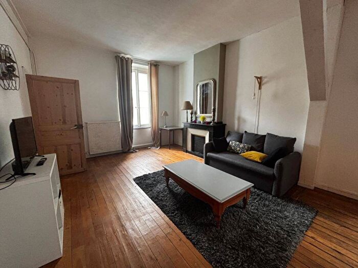 Centre Ville, Carcassonne : Appartement 3 pièces à louer