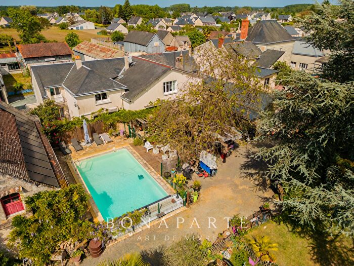 Maison 17 pièces à vendre - Vernoil-le-Fourrier