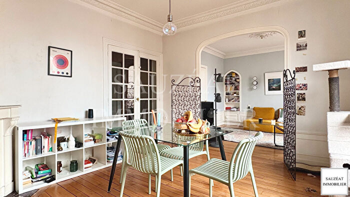 Appartement à vendre - Montrouge, Le vieux Montrouge - 4 pièces - 2 chambres