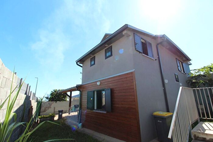 Maison à louer - Saint-Denis - 6 pièces - 5 chambres