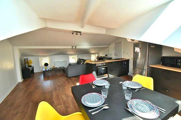 Appartement à louer - Fourvière-Saint Just, Lyon ème arrondissement - 2 pièces - 1 chambre