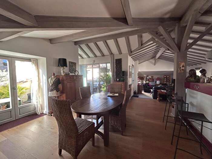 Nîmes, Ecusson, Arènes : Appartement 3 pièces à vendre