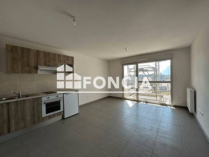 Appartement à louer - Jean Jaures-Jean Moulin-Ripaille, Albertville - 2 pièces - 1 chambre