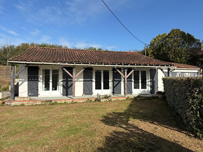 Maison à vendre - Genouillé - 6 pièces - 2 chambres