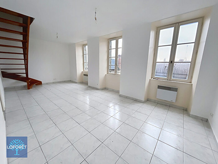 Appartement à vendre - Saint-Aubin-du-Cormier - 4 pièces - 3 chambres