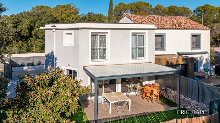 Maison à vendre - Saint-Raphaël, Veyssières - 3 pièces - 2 chambres