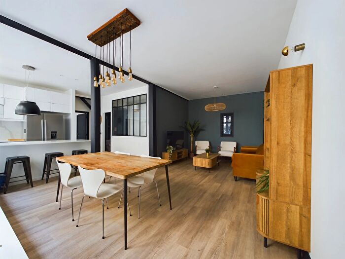 Appartement 4 pièces à louer à Paris 18ème, Jules Joffrin