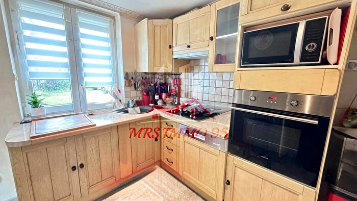 Maison à vendre - Fontenay-en-Parisis - 5 pièces - 4 chambres