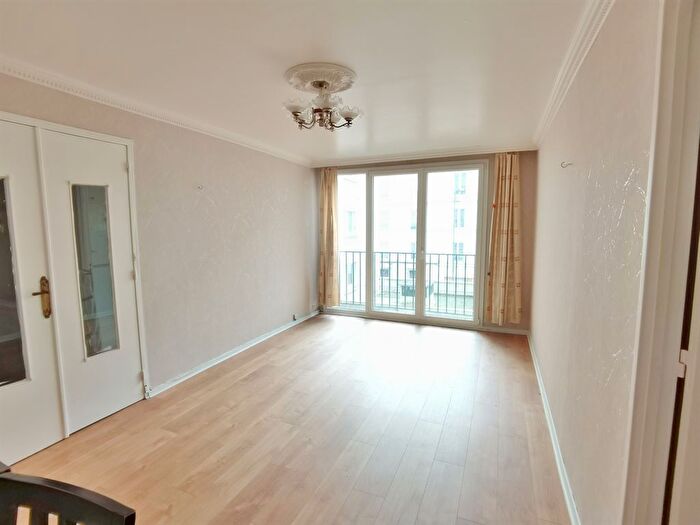 Appartement 3 pièces à Paris 19ème, Porte de la Villette, à vendre