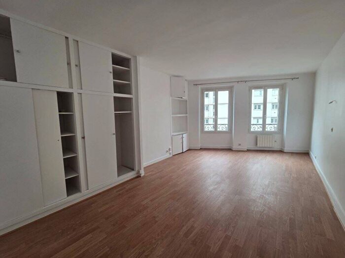 Appartement à louer - Trezel, Levallois-Perret - 1 pièce