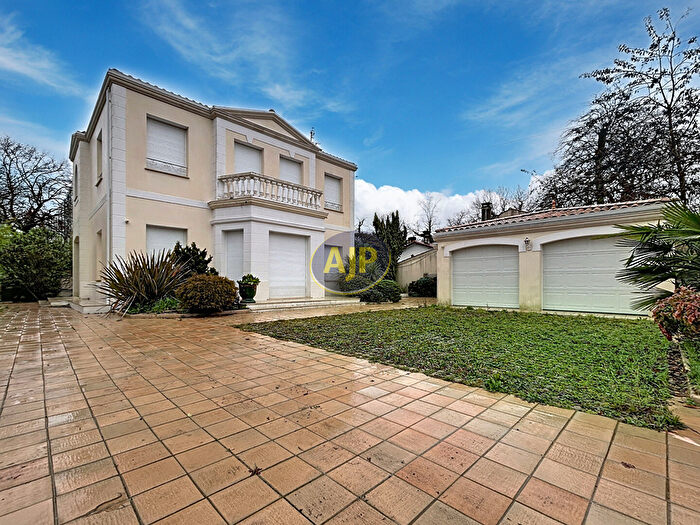 Maison à vendre - Mérignac, Capeyron - 5 pièces - 3 chambres