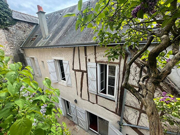 Maison à vendre - Gien, Centre-ville - 6 pièces - 5 chambres