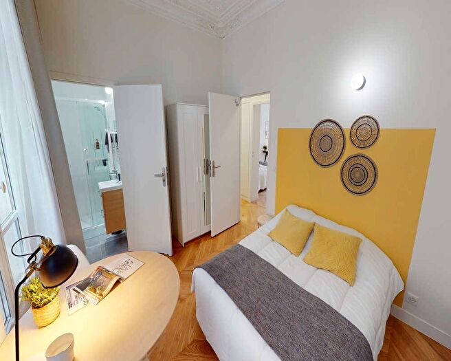 Appartement à louer - Arts et Métiers, Paris ème arrondissement - 9 pièces - 11 chambres