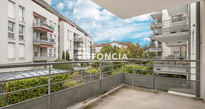 Appartement à vendre - Voiron, Centre-ville, Gare - 4 pièces - 3 chambres