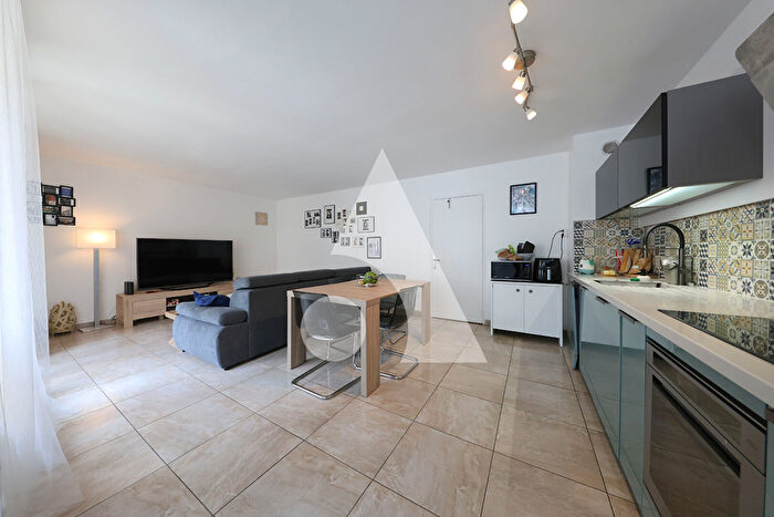 Appartement à vendre - Corbeil-Essonnes, Centre-ville - 4 pièces - 3 chambres