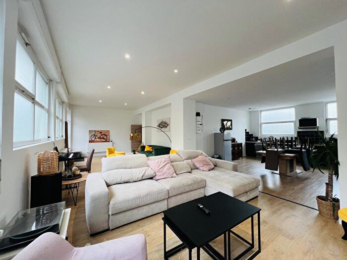 Appartement à vendre - Tours - 8 pièces - 6 chambres