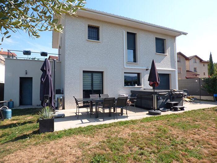 Maison 6 pièces à Coublevie, à vendre