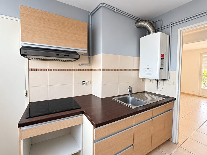 Orléans, La Croix Saint-Marceau, La Mouillère, Pré Pinson : Appartement 3 pièces à vendre