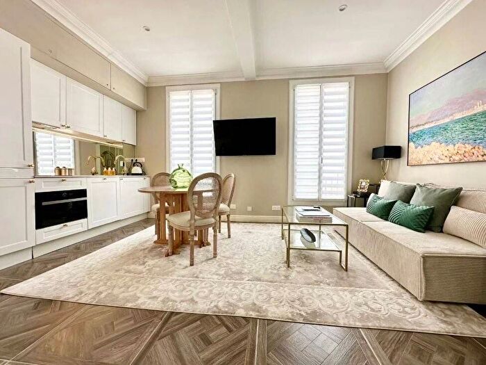 Appartement à louer - Antibes - 2 pièces - 1 chambre