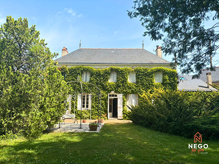 Étriché : Maison 10 pièces à vendre