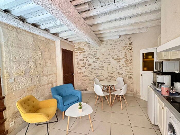 Maison 2 pièces à louer à Centre Ville-La Roquette, Arles