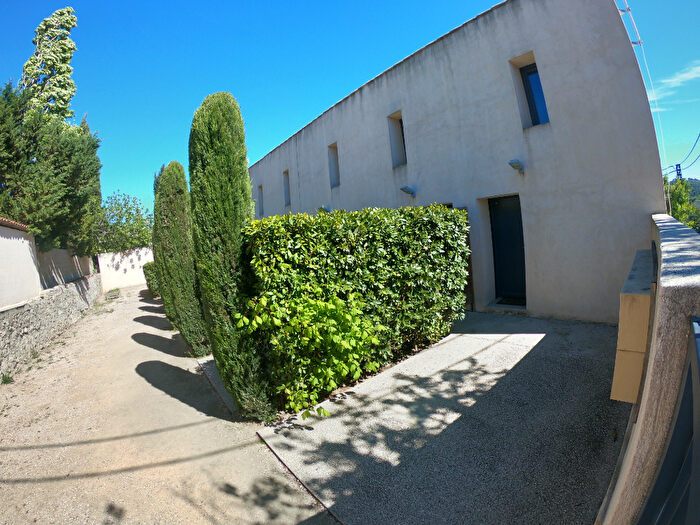 Appartement à louer - Aix-en-Provence, Pont de lArc - 2 pièces - 1 chambre