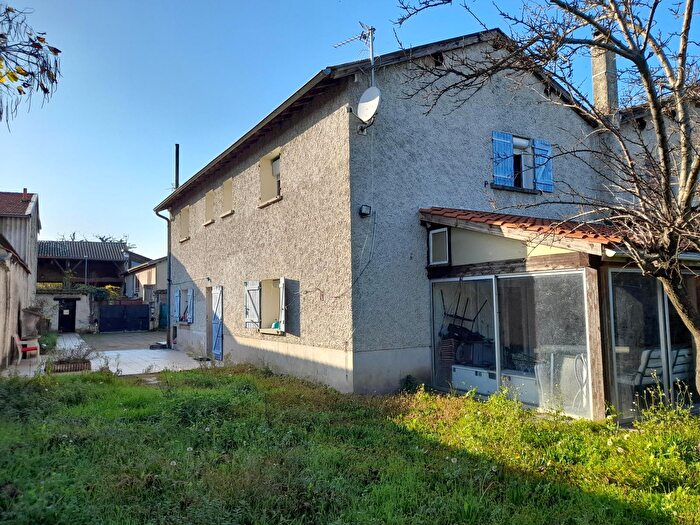 Maison à vendre - Vaulx-en-Velin, Village - 7 pièces - 4 chambres