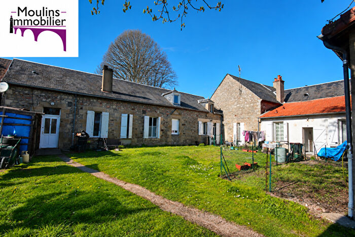 Maison 11 pièces à Noyant-d'Allier, à vendre
