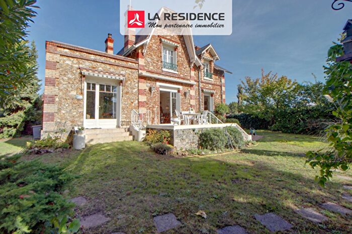 Maison à vendre - Verneuil-sur-Seine, Centre-ville, Gare - 7 pièces - 5 chambres