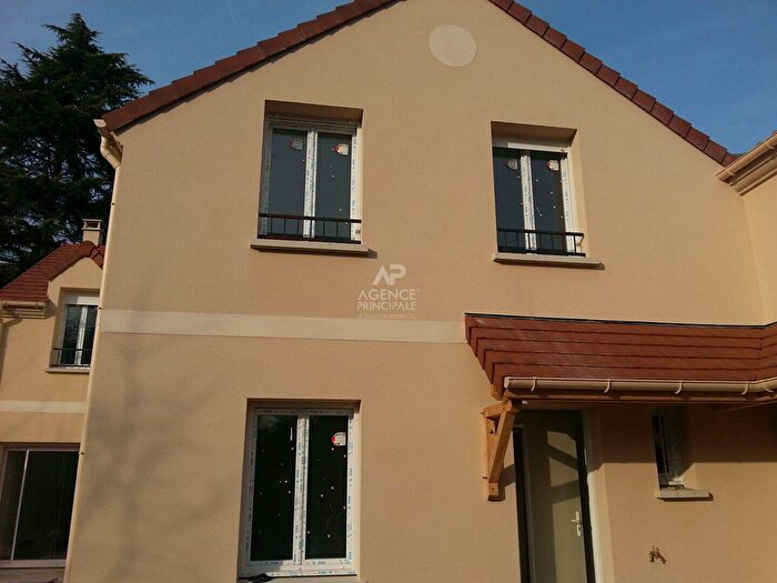 Létang-la-Ville : Maison 7 pièces à louer