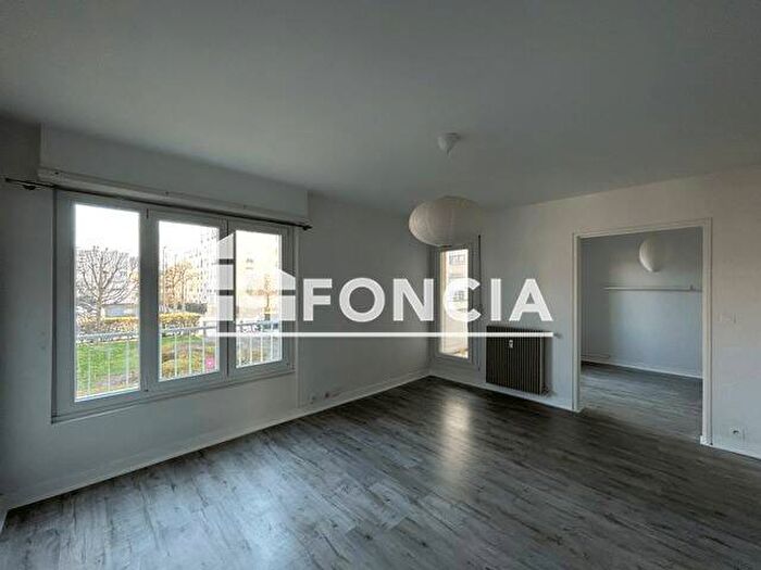 Appartement à louer - Laon Zola-Neufchâtel-Orgeval, Reims - 4 pièces - 2 chambres