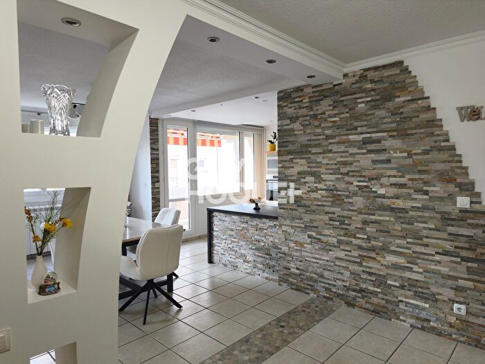 Appartement à vendre - Bourgoin-Jallieu, Champfleuri et sa ceinture verte - 5 pièces - 4 chambres